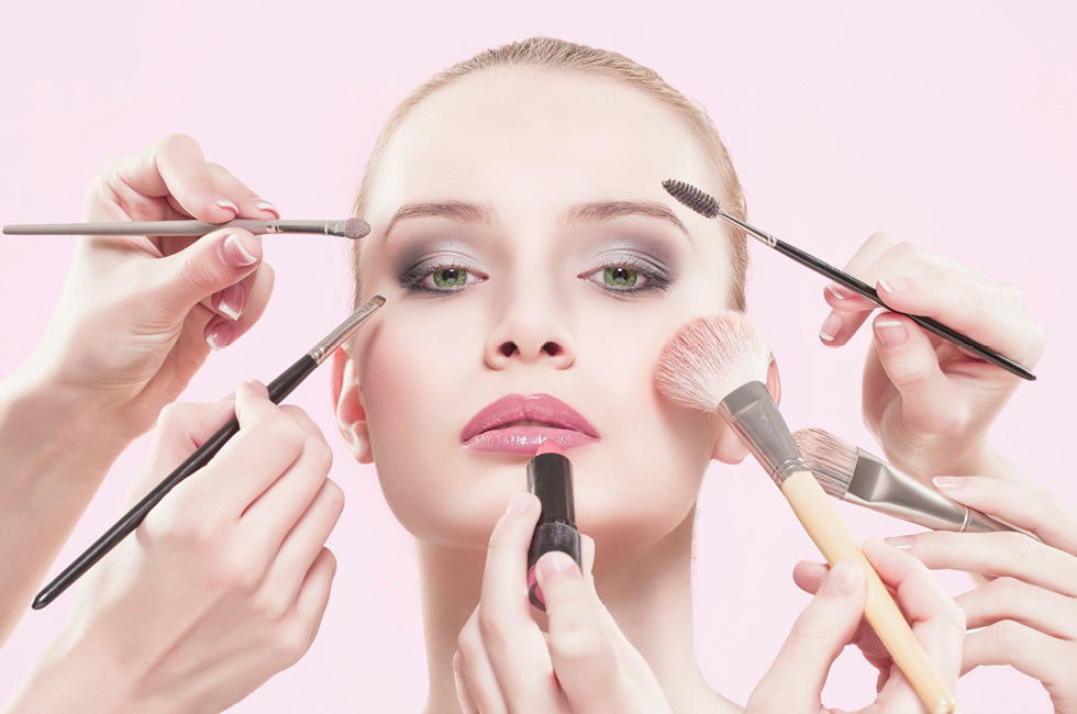Hands that Make-up for Easter - SEAMS Beauty